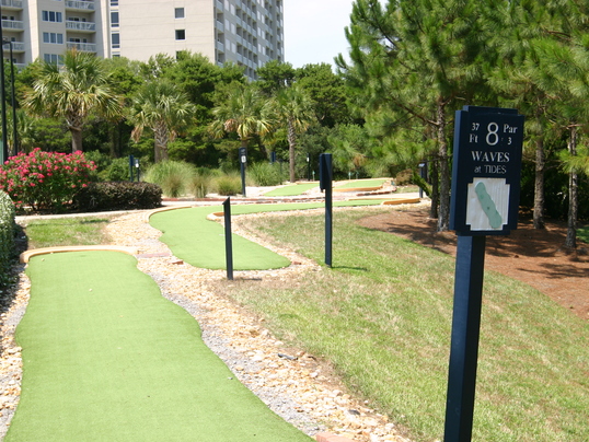 Tour Greens | Synthetic Turf Putting Courses