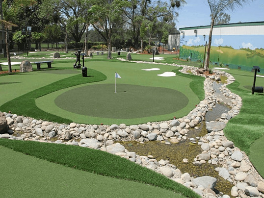 Tour Greens | Synthetic Turf Putting Courses